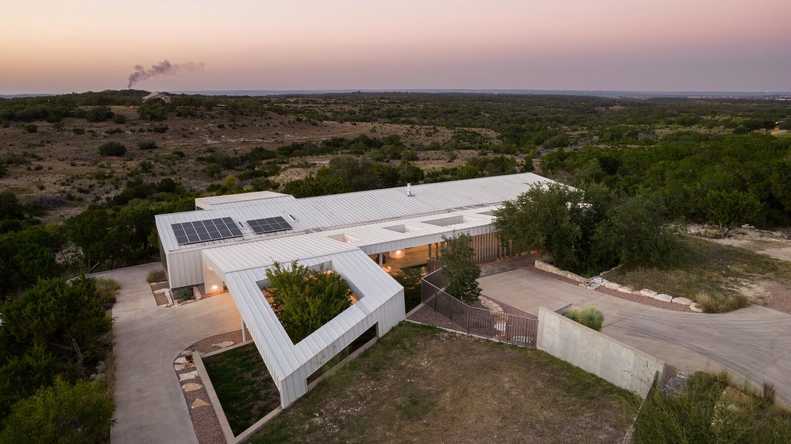 Photo 13 of 43 in Casa Inconclusa / Designed & Built by David Webber ...