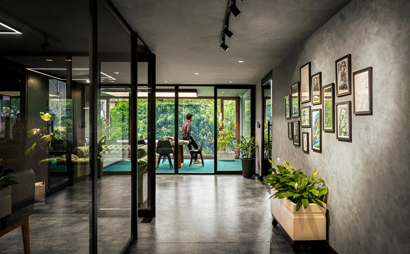 Photo 3 of 16 in CBR OFFICE by designer1 Creatabar - Dwell