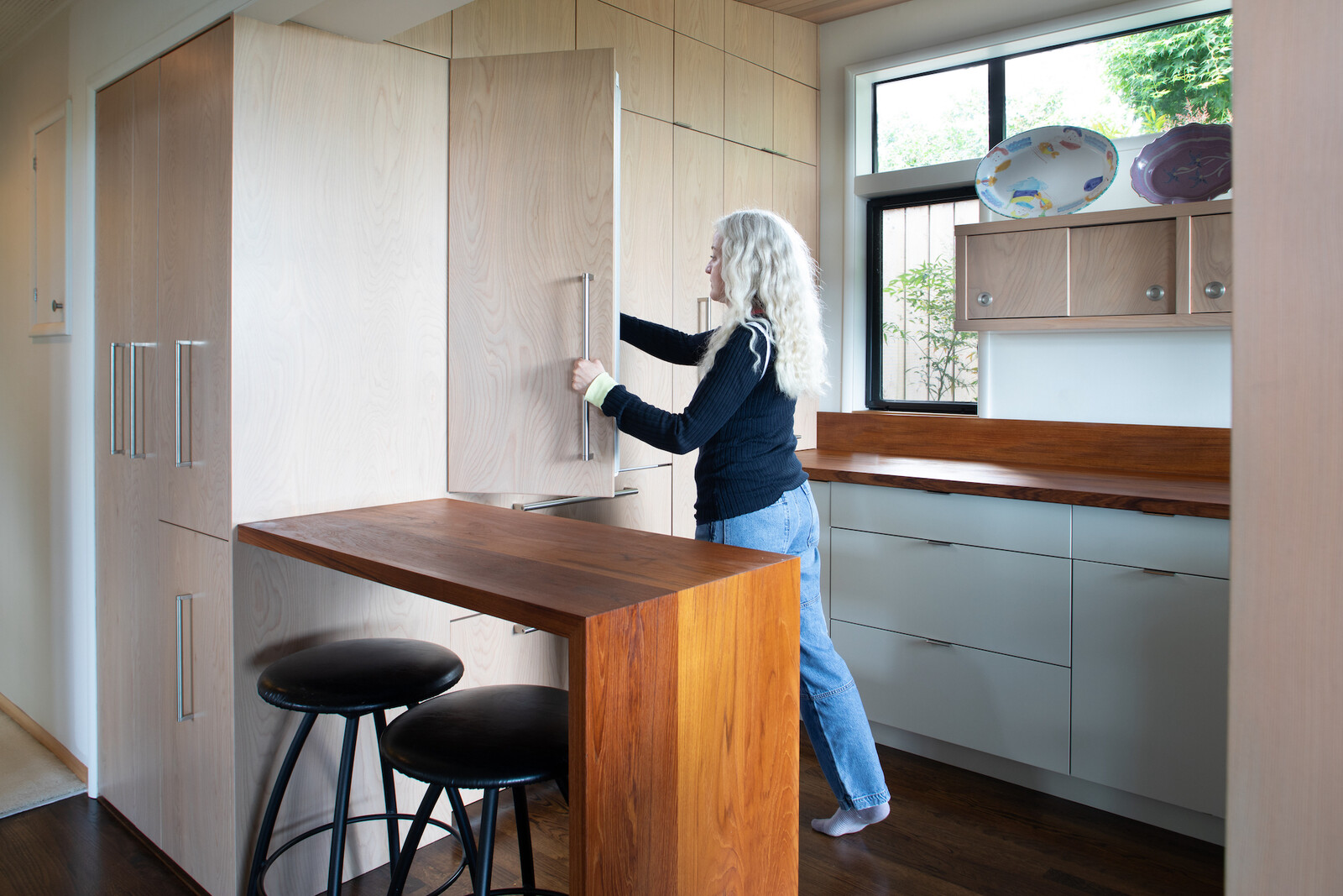 Photo 3 of 6 in View Ridge Kitchen by Johnston Architects - Dwell