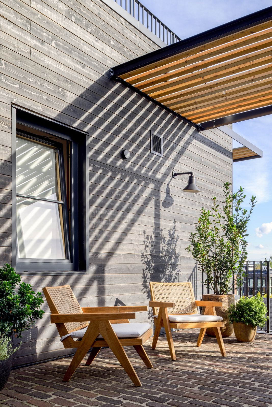 Photo 19 of 22 in Shared Roof by Johnston Architects - Dwell