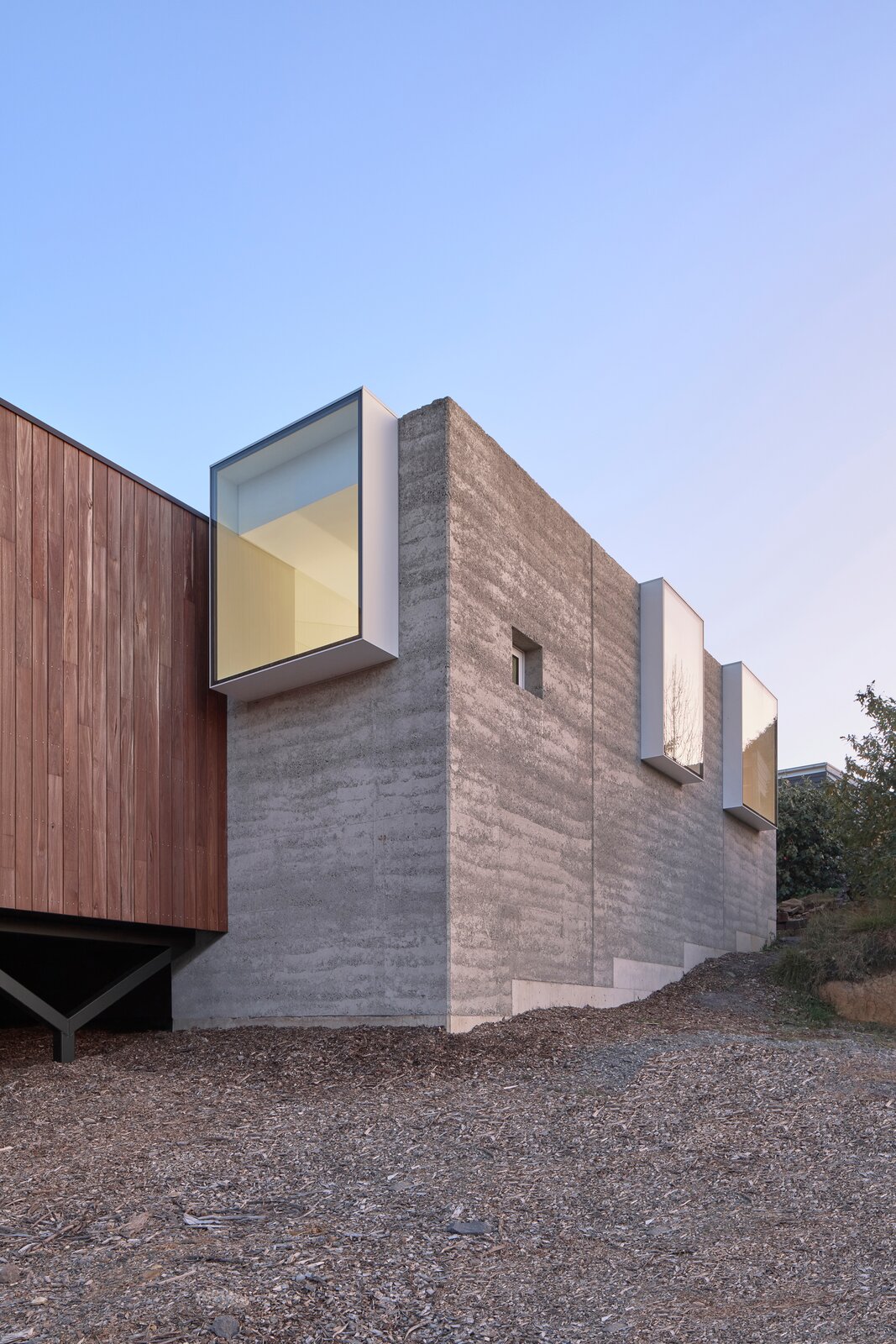 Photo 9 of 31 in House with Earthen Walls by Branch Studio Architects ...