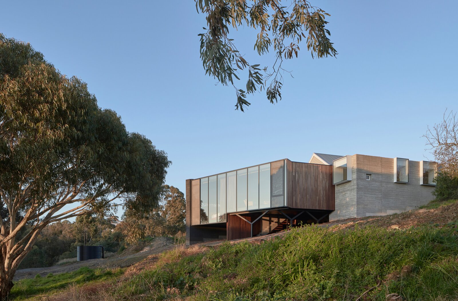 Photo 11 of 31 in House with Earthen Walls by Branch Studio Architects ...