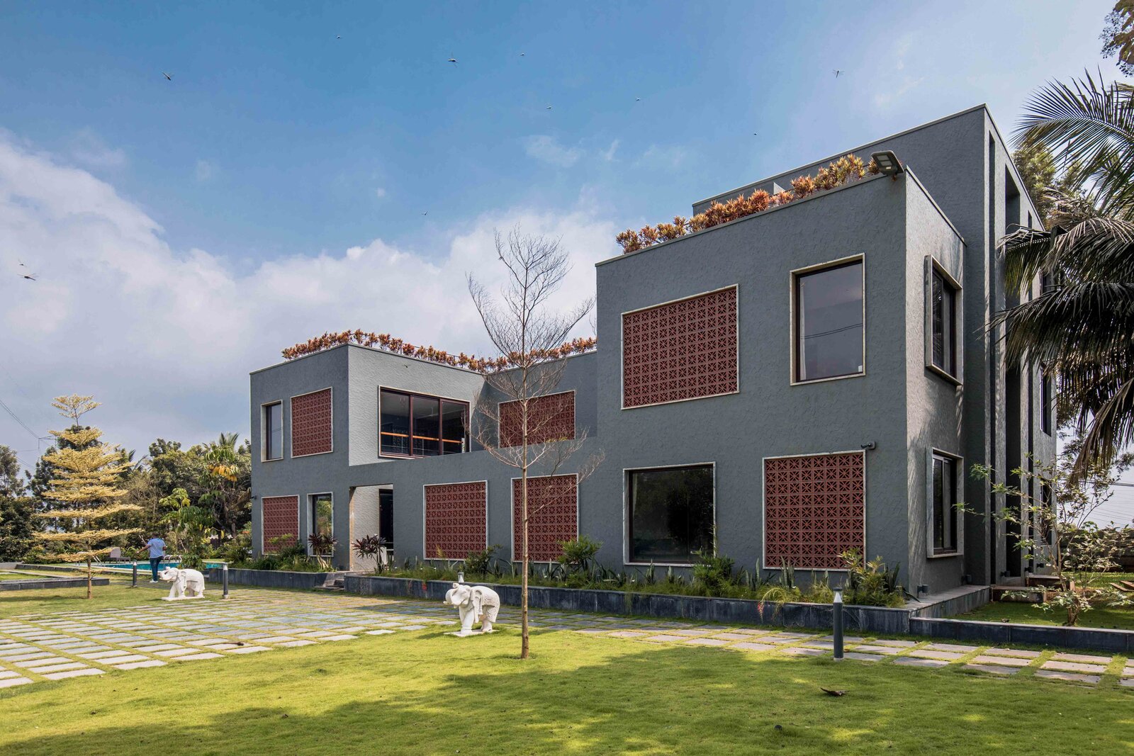 Photo 3 of 22 in The Grey Grotto by Sudeep Dev - Dwell