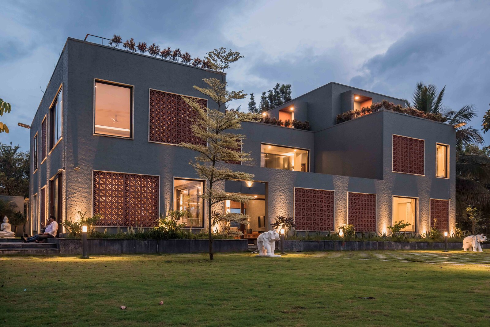 Photo 16 of 22 in The Grey Grotto by Sudeep Dev - Dwell