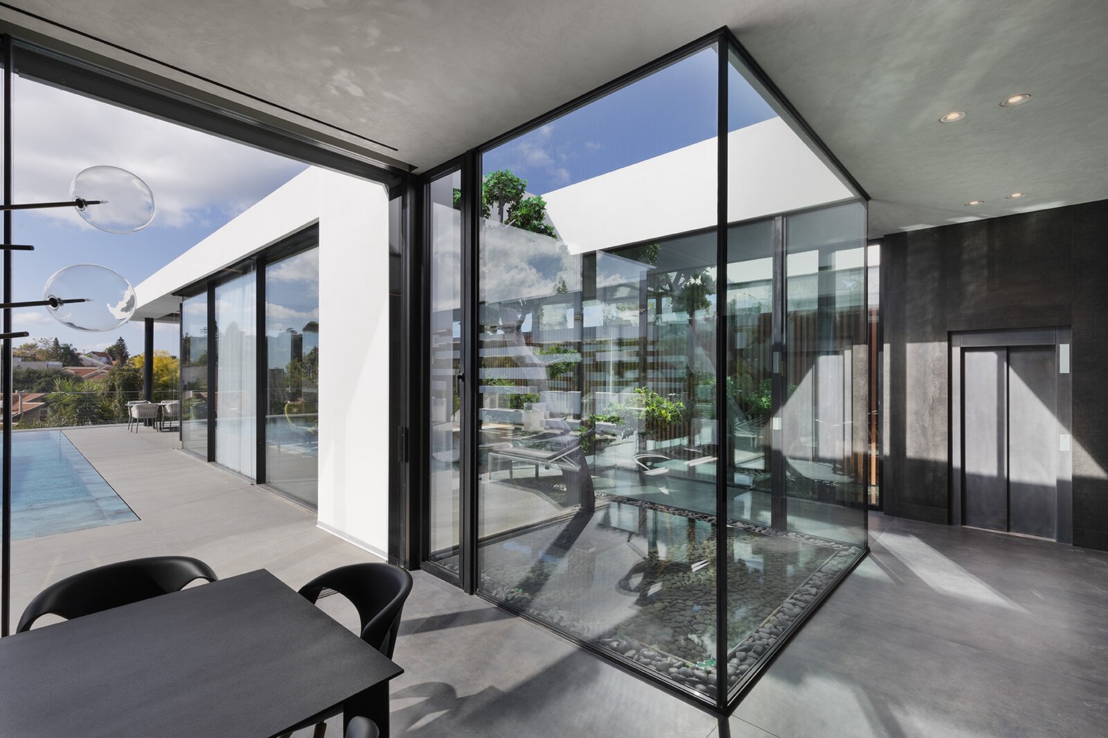 Photo 11 of 50 in The revealing house by Israelevitz Architects - Dwell