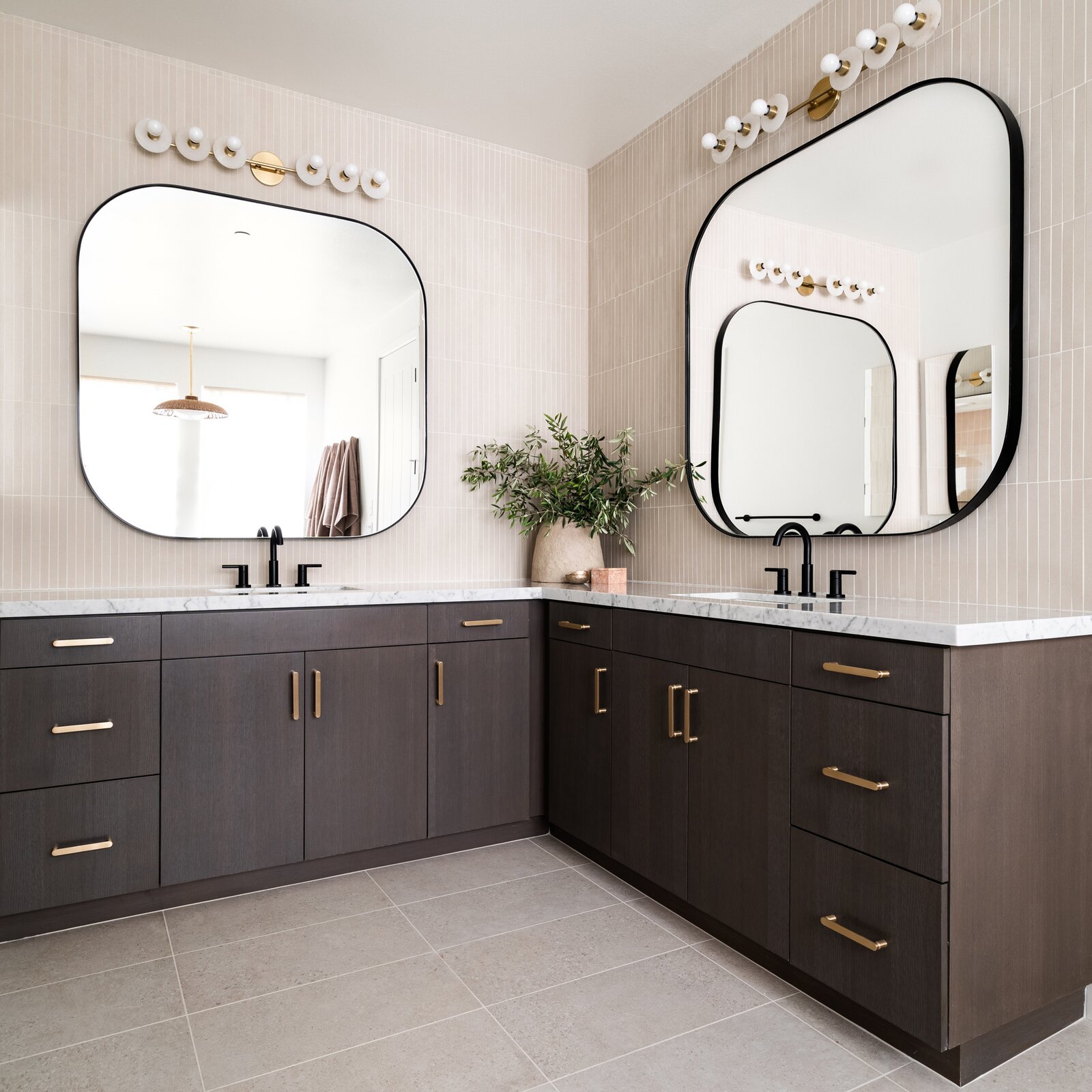 Photo 12 of 19 in Kenmar Way by Acacia + Spruce [A+S] - Dwell