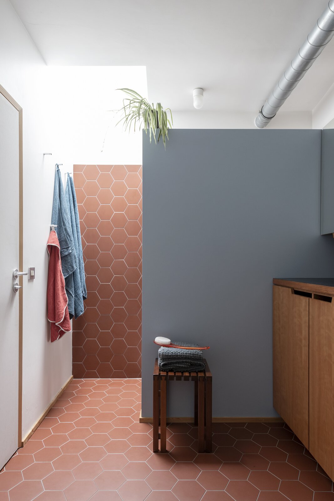 Photo 4 of 36 in Revisiting the Bel-etage: new build terraced house in ...