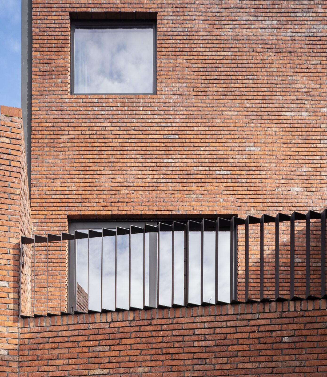 Photo 18 of 36 in Revisiting the Bel-etage: new build terraced house in ...