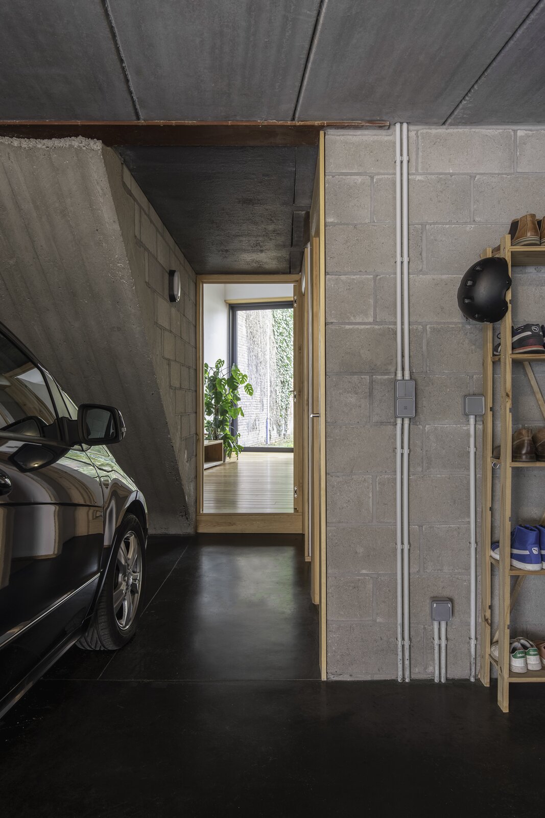 Photo 15 of 36 in Revisiting the Bel-etage: new build terraced house in ...