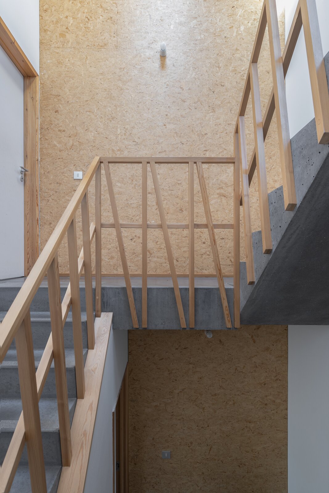Photo 8 of 36 in Revisiting the Bel-etage: new build terraced house in ...