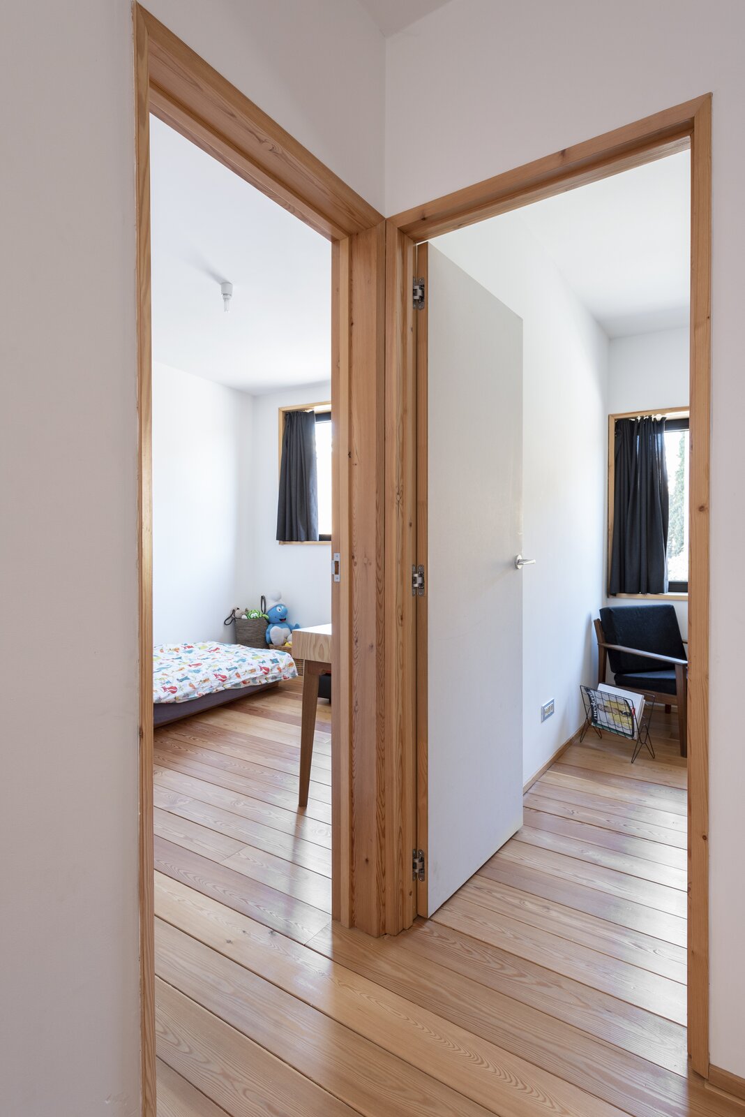 Photo 5 of 36 in Revisiting the Bel-etage: new build terraced house in ...