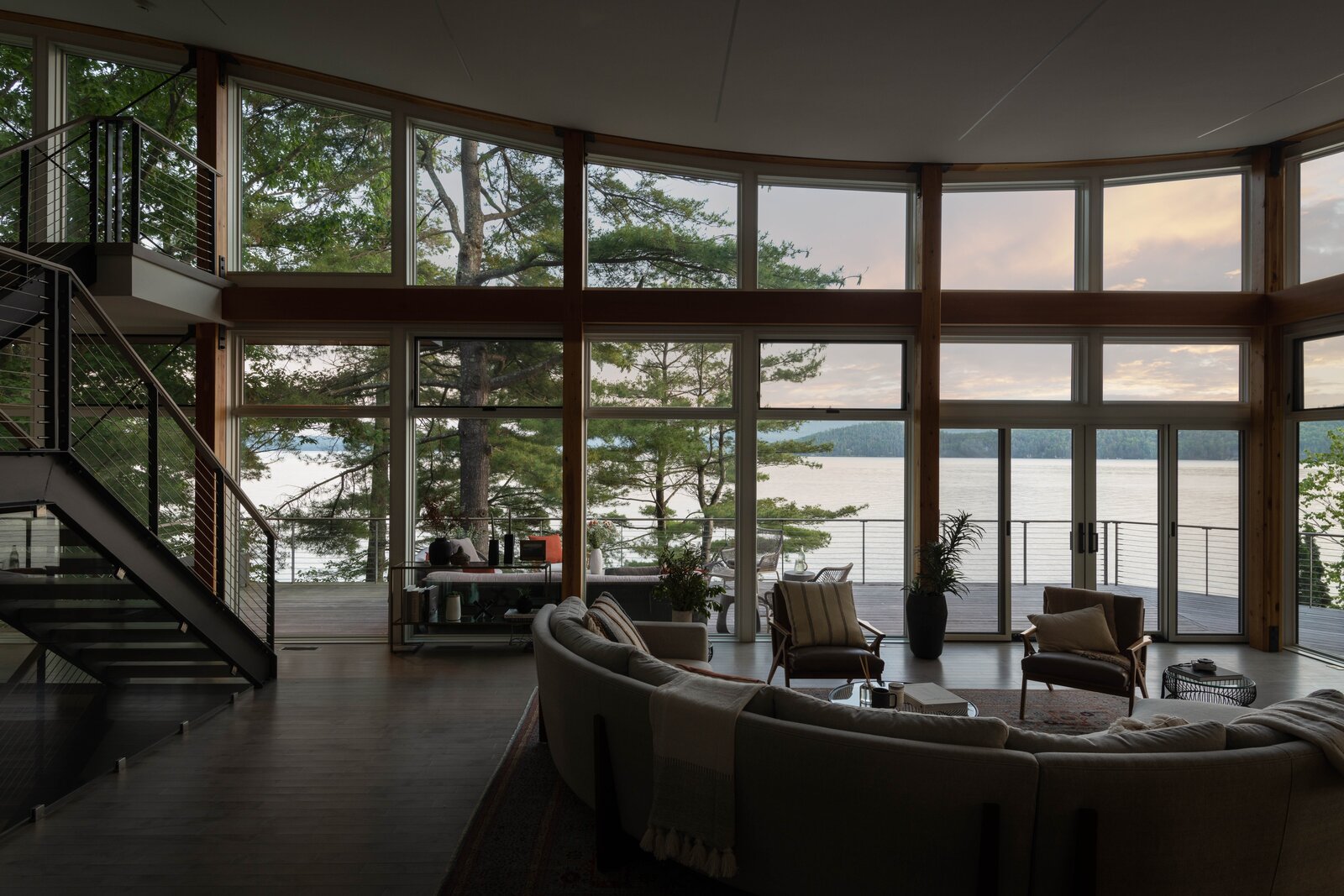 Photo 4 of 19 in Modern Wave House by James K Reed - Dwell
