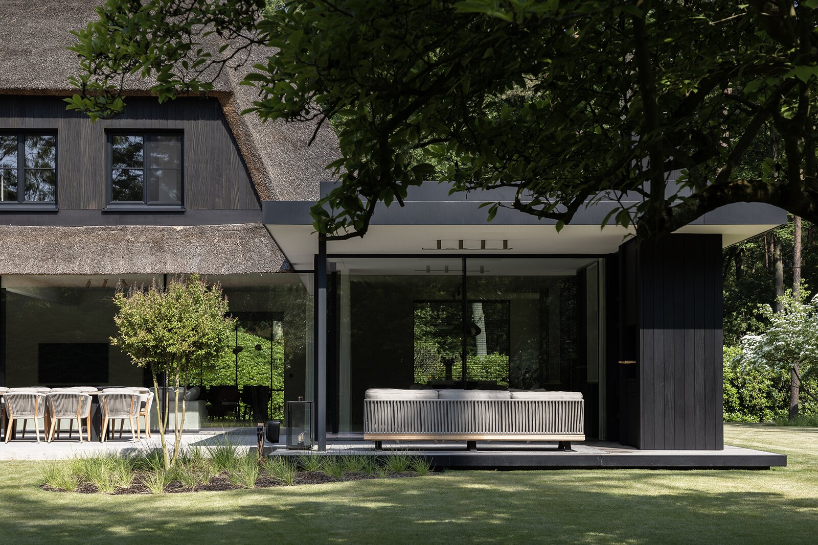 Photo 14 of 51 in Residence EB by Mieke Van Herck architects by SAVVY ...