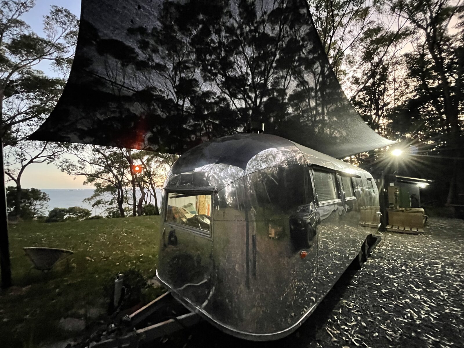 Photo 11 of 17 in ‘ Lola’ ‘ airstream / container eco retreat by Jason ...