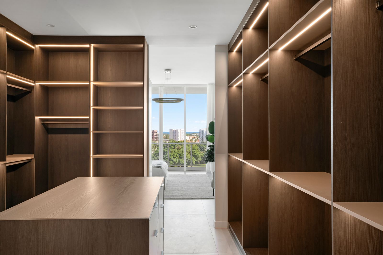 Photo 3 of 7 in ALINA 220 Residence 921 at ALINA Residences Boca Raton ...