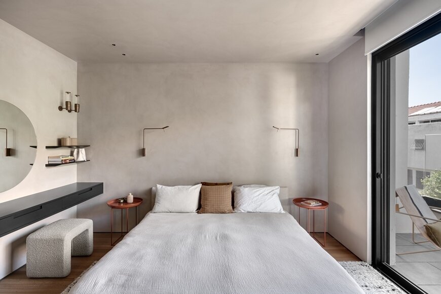 Photo 15 of 16 in Mono Mono: In this house the floor, walls and ceiling ...