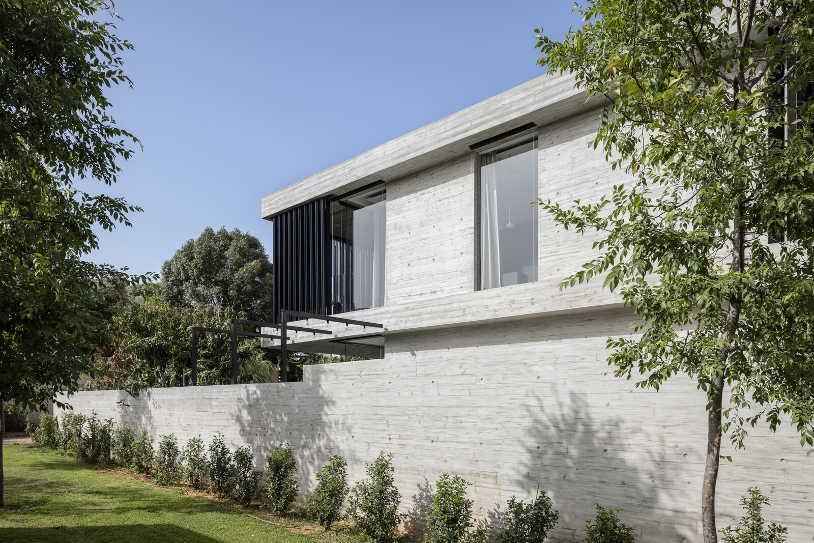 Photo 14 of 35 in Beautiful from the Start by Yaron Eldad - Dwell