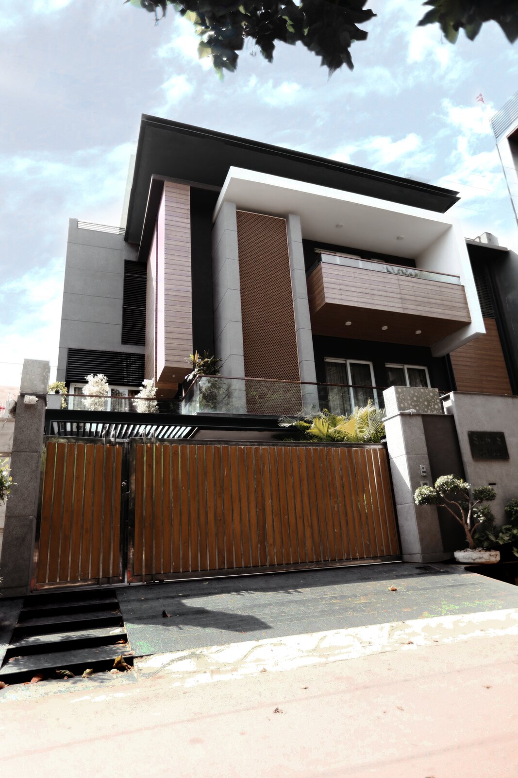 Photo 3 of 28 in The Stallion by ASRO Arcade - Dwell