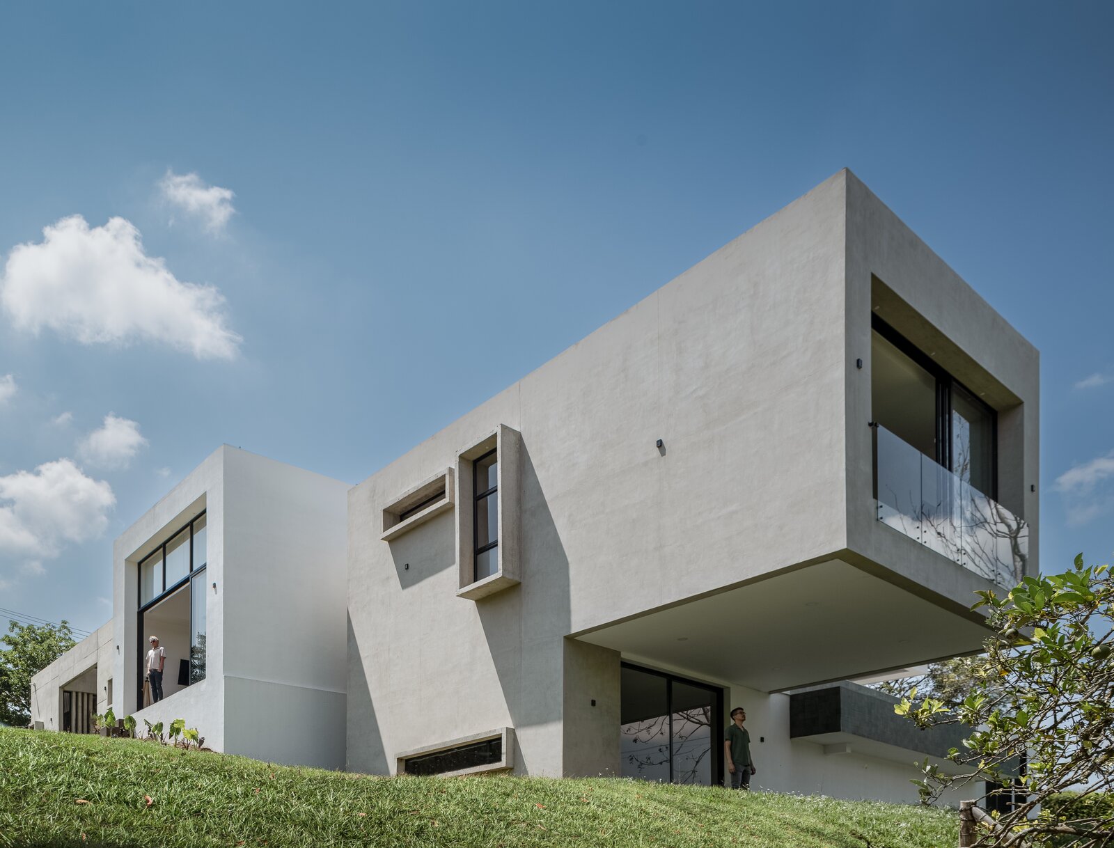 Photo 7 of 42 in The DV house by Velez Valencia Arquitectos - Dwell