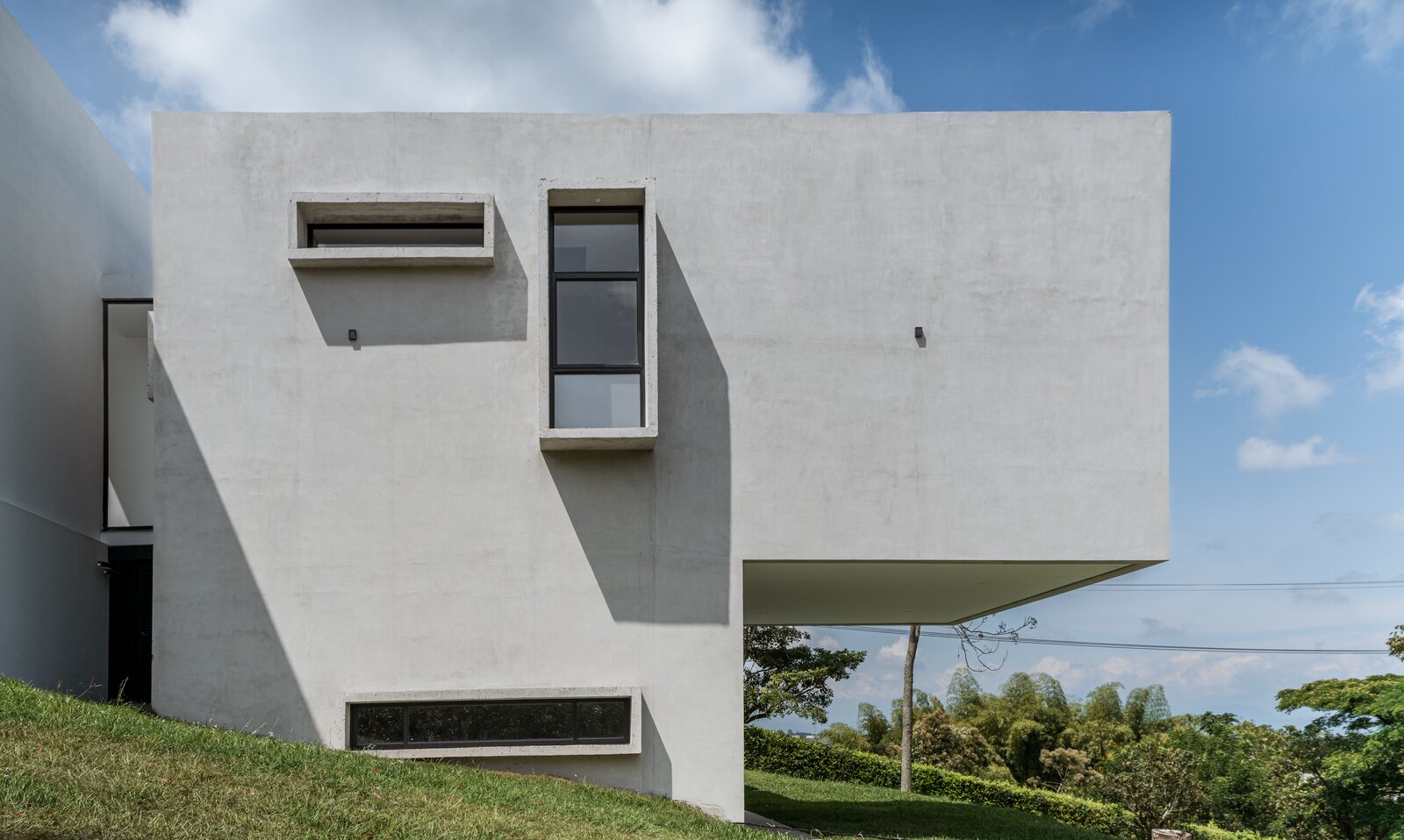 Photo 9 of 42 in The DV house by Velez Valencia Arquitectos - Dwell