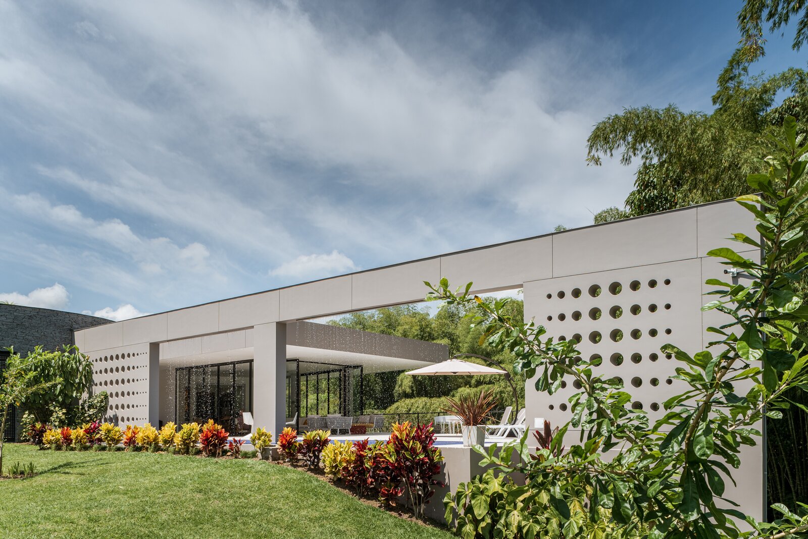 Photo 10 of 32 in The CR House by Velez Valencia Arquitectos - Dwell