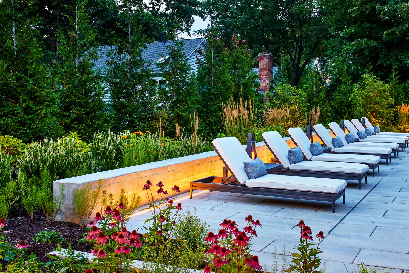 Photo 10 of 10 in Franklin Park Pool House by Michael Winn - Dwell
