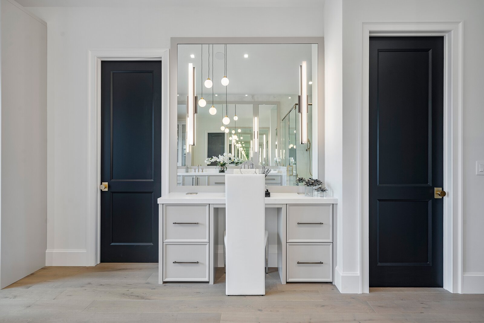 Photo 4 of 12 in A Coastal Elegant Family-Friendly Entertaining Oasis ...