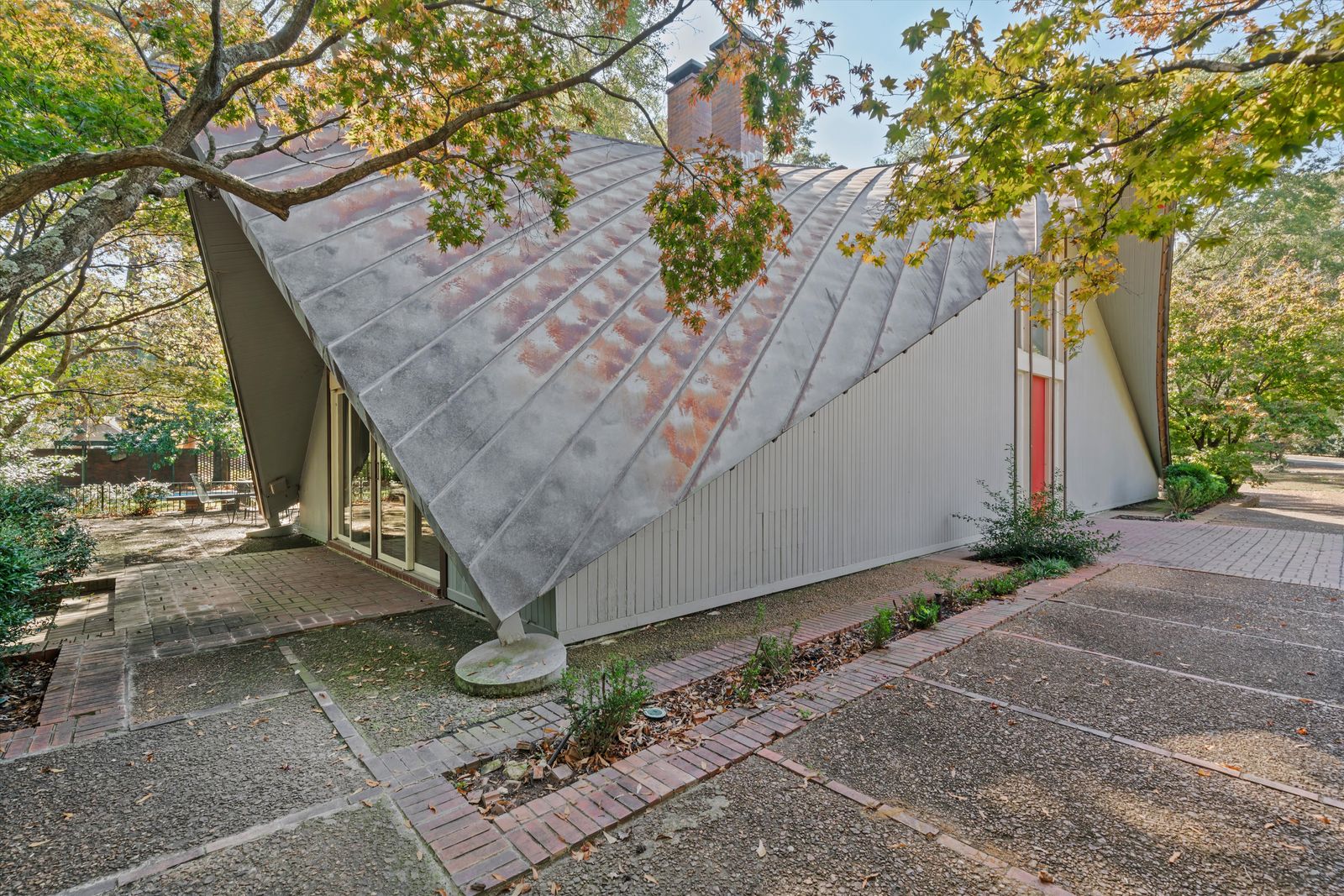 Photo 4 of 46 in The Aydelott House by Margaret Mikkelsen - Dwell