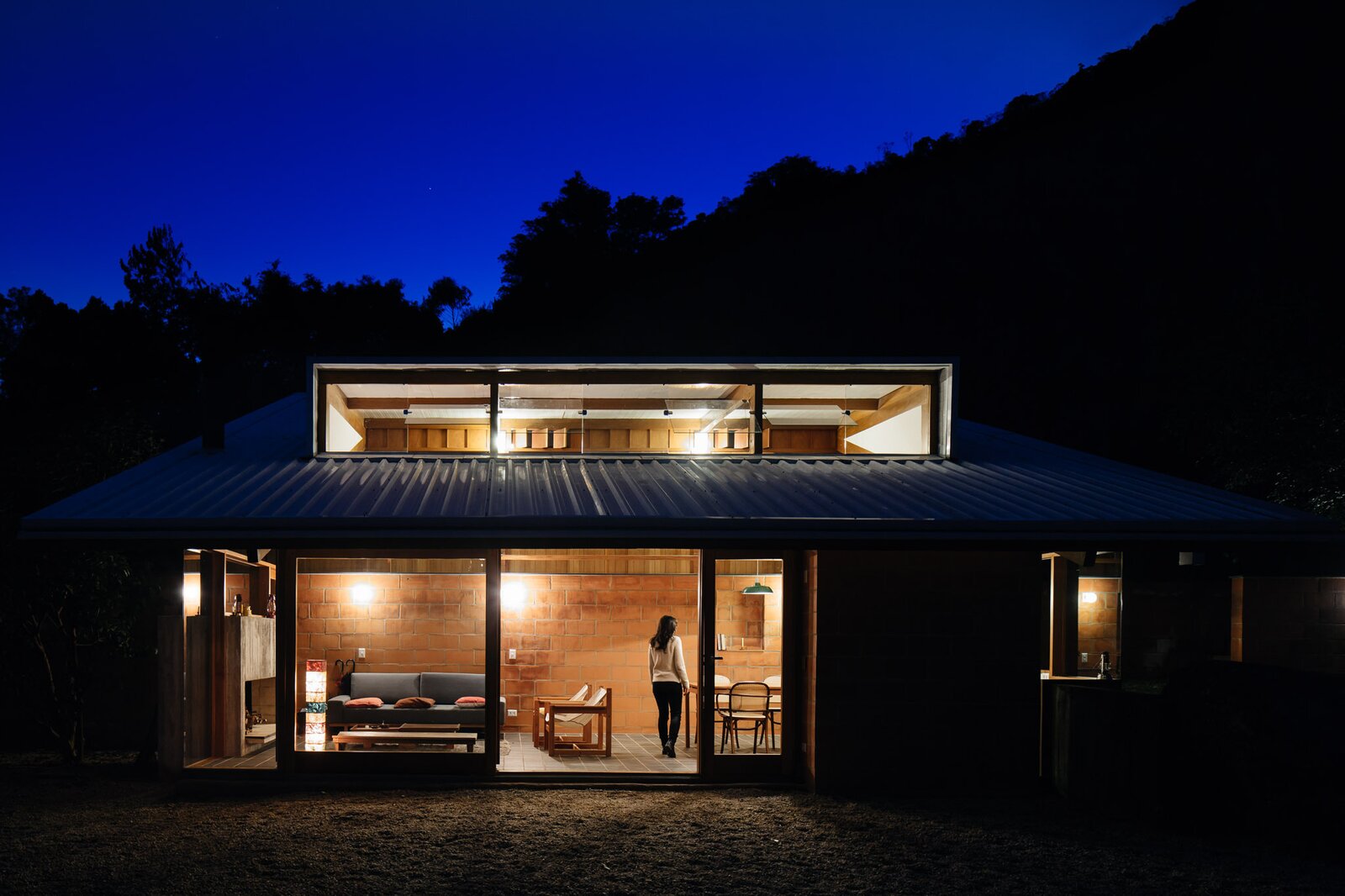 Photo 15 of 74 in Half-Slope House / Denis Joelsons + Gabriela Baraúna ...