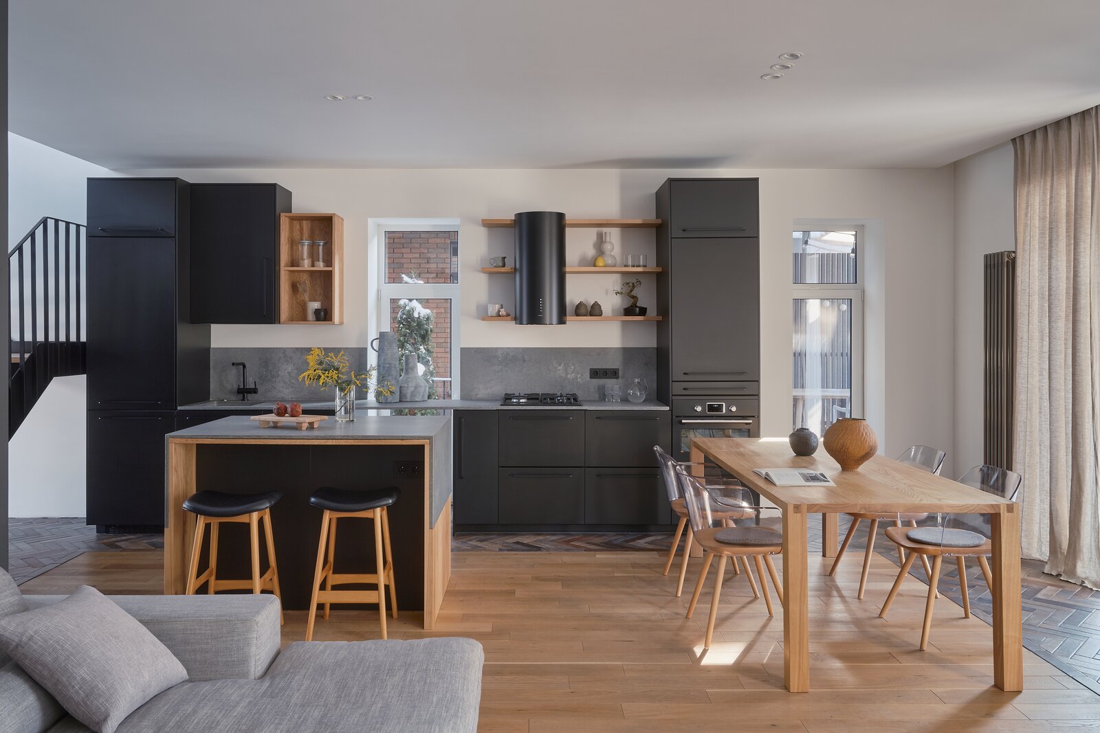 Photo 4 of 25 in Duplex in Zelenograd by Darya Kaluja - Dwell