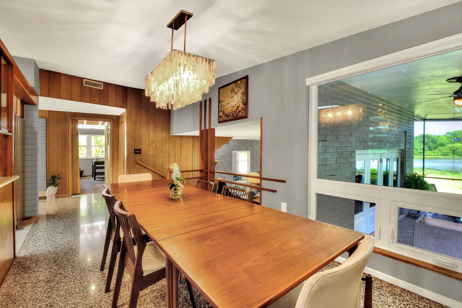 Photo 12 of 65 in Marvelous Mid-Century Modern by Pat Shannon - Dwell