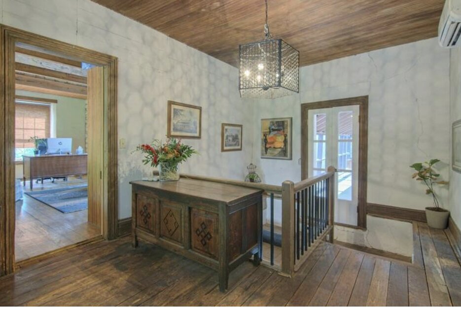 Photo 11 of 28 in Stagecoach Inn and Livery Stable by gcucolo@cs.com ...