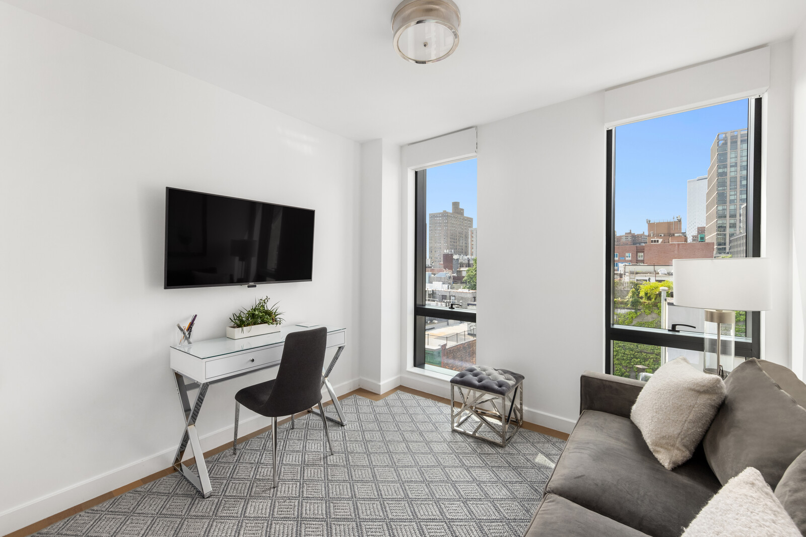 Photo 3 of 6 in Lower East Side Penthouse with Glass Walls, Double ...