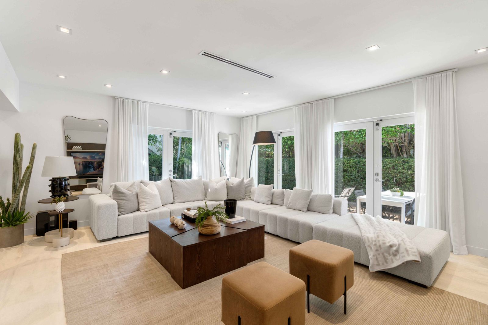 Photo 6 of 6 in MiMo-Style Bungalow on the Venetian Islands by Molly ...