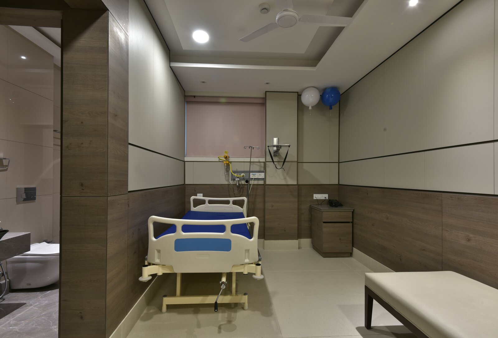 Photo 9 of 20 in Aarti Hospital by Archi Hives - Dwell
