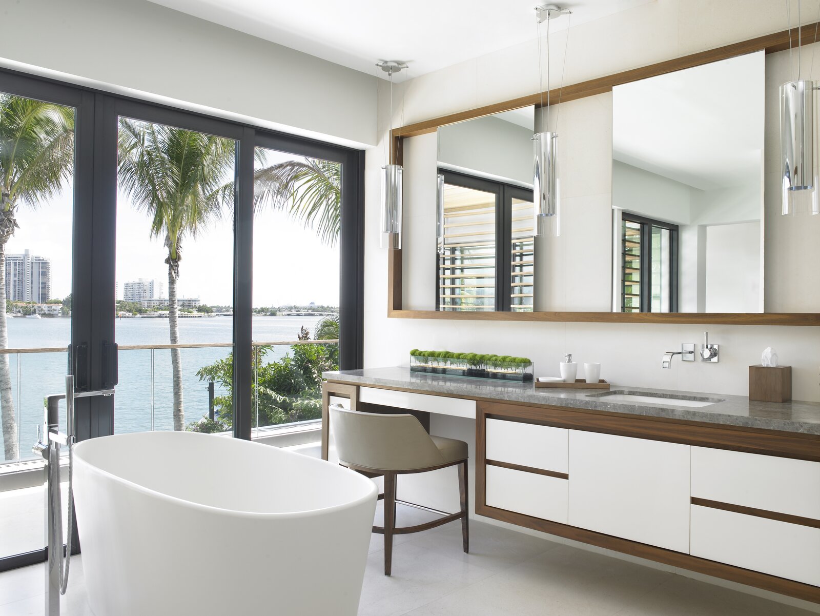 Photo 13 of 15 in Dunagan Diverio: Modern on Miami Beach by Andrea ...