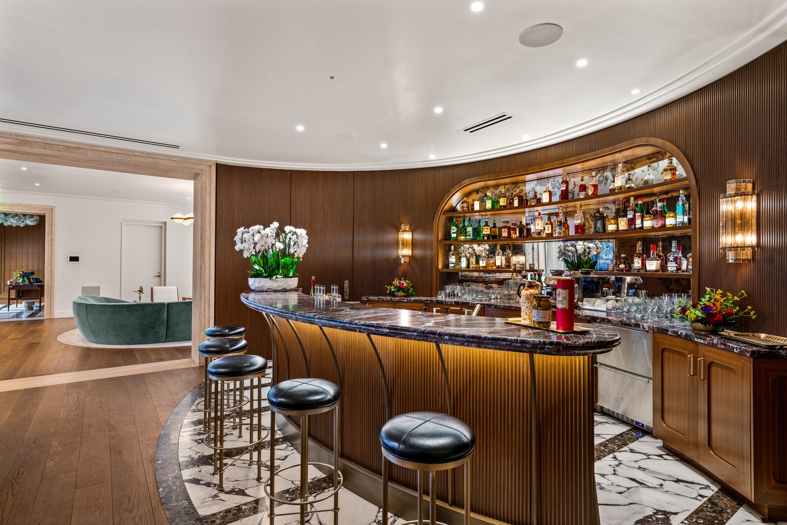 Photo 3 of 5 in DESIGNER VICKY CHARLES UNVEILS INTERIORS FOR FIRST ...