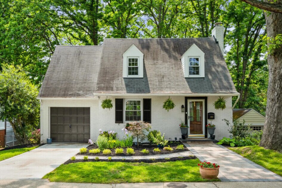 Photo 9 of 9 in The Evolution of House Styles Across America: A Journey ...