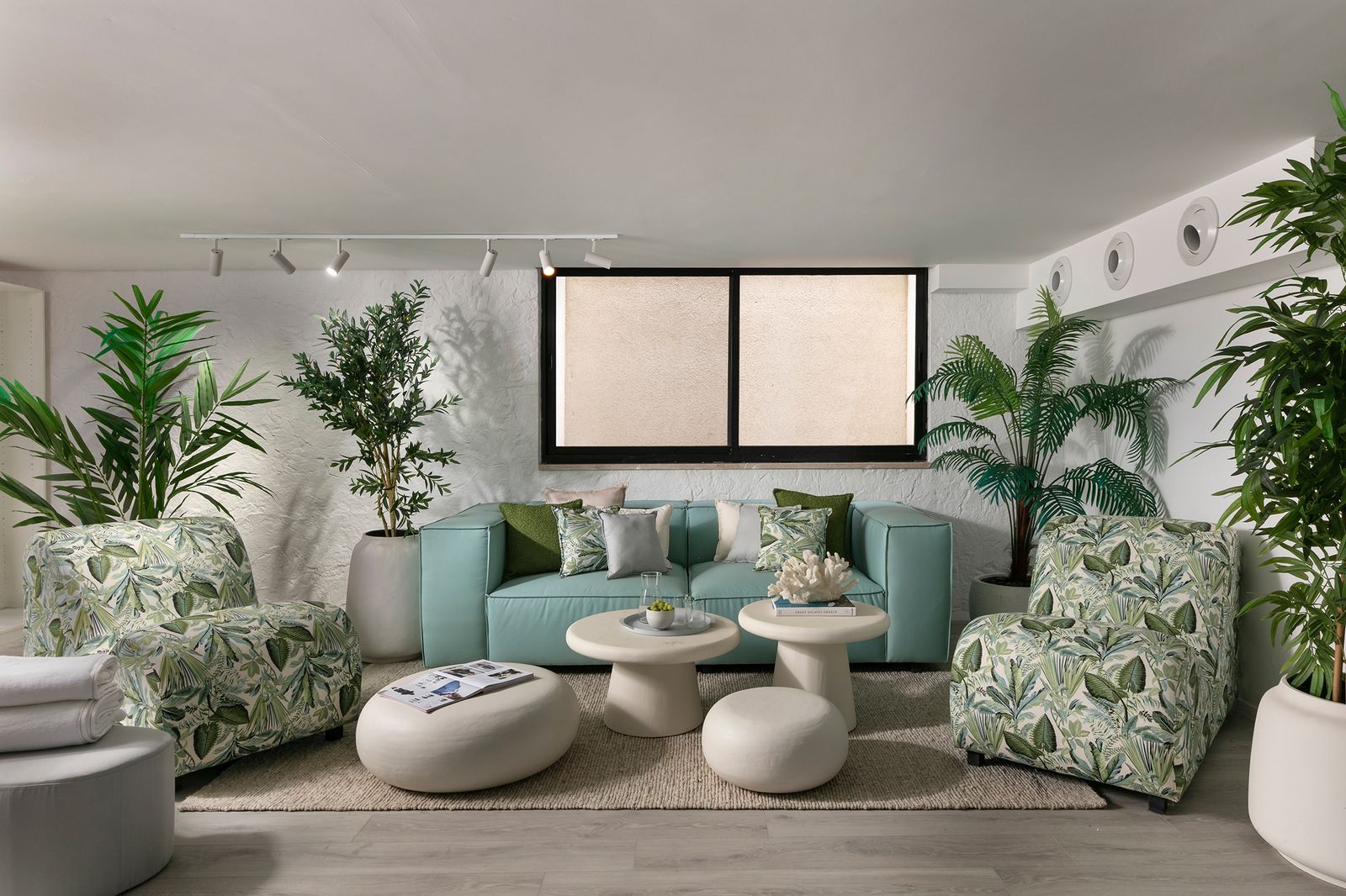 Photo 6 of 32 in Top Influencer Moves into 100% Instagrammable Home by Liad Yosef - Dwell