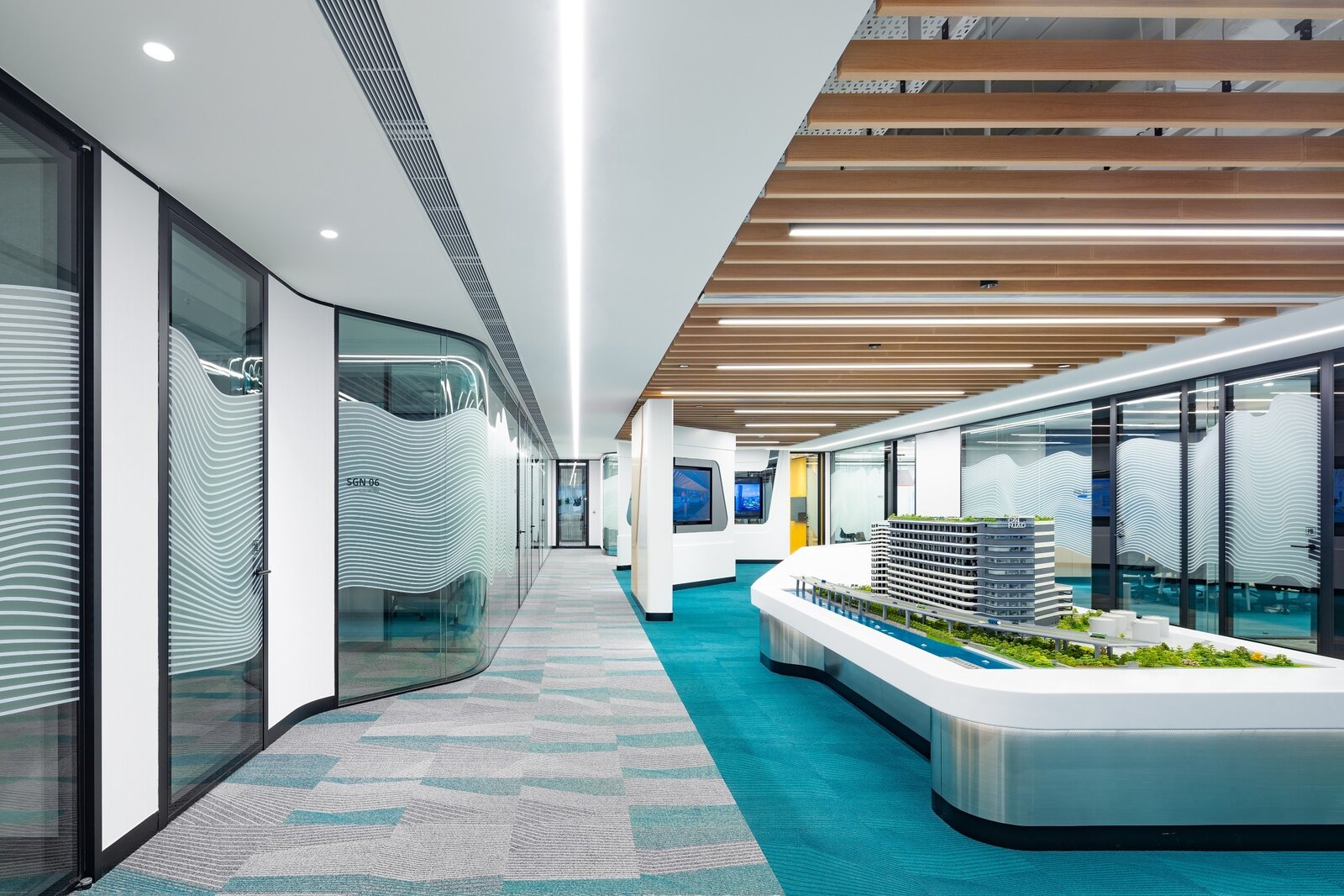 Photo 9 of 9 in CaiNiao Smart Gateway, a new logistic hub in Hong Kong ...