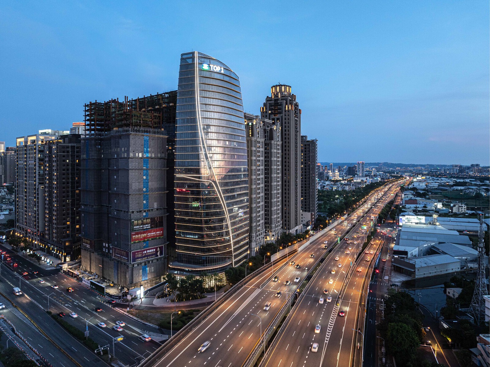 Photo 11 of 27 in Taichung Top1 Global Trade Centre: A New Urban Icon ...