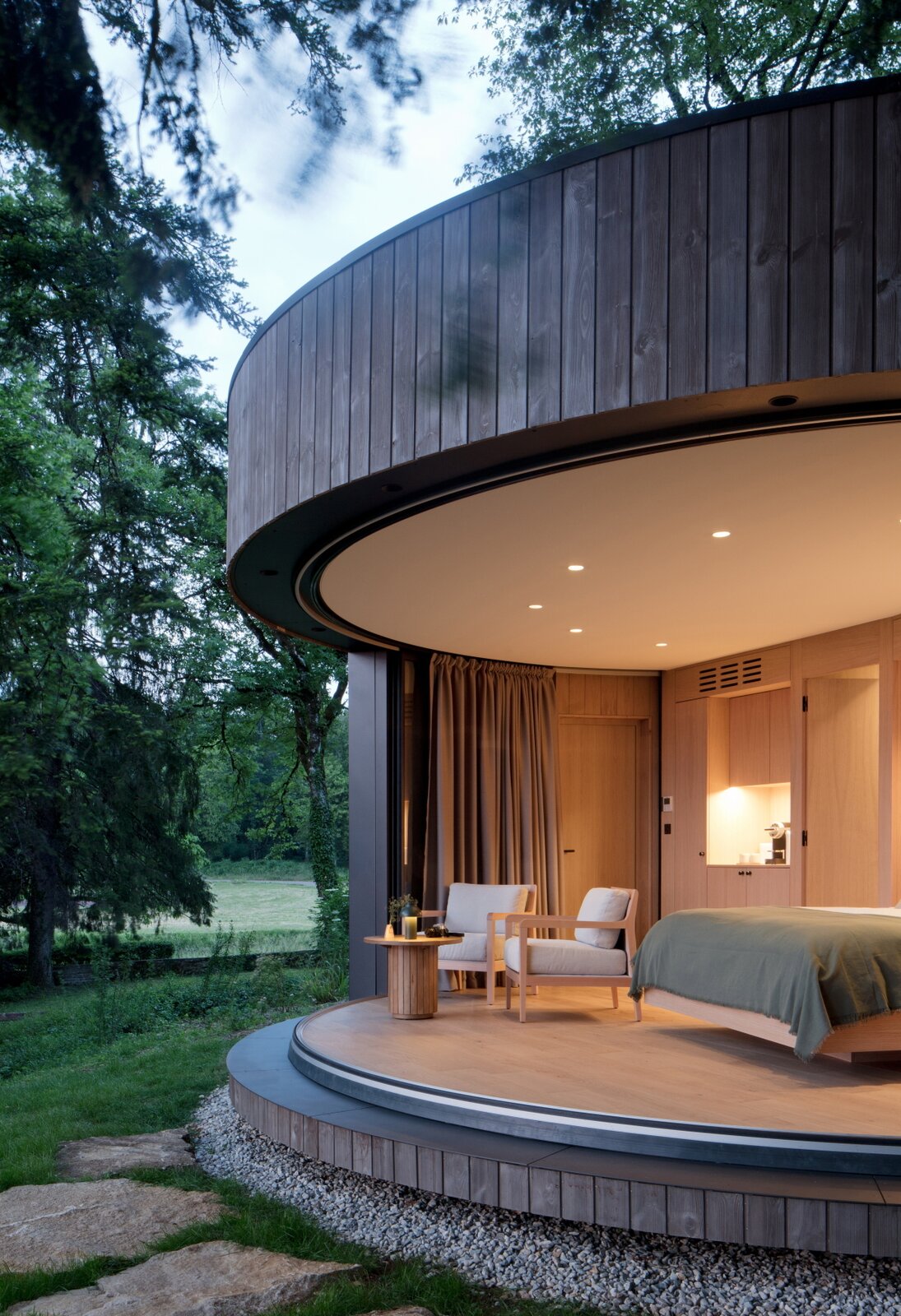 Photo 9 of 15 in LumiPod, a 26sqm high-end cabin in the heart of Jura ...