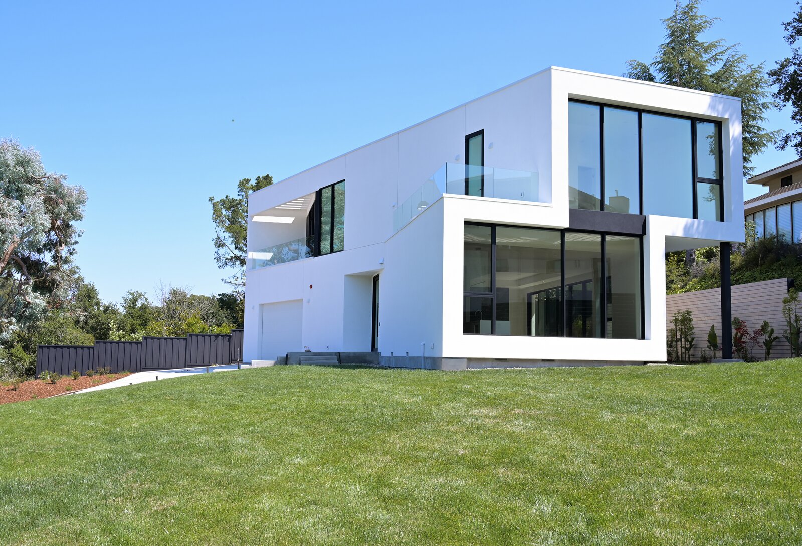 Photo 2 of 13 in Los Altos House by Ramin Shirdel Studio - Dwell