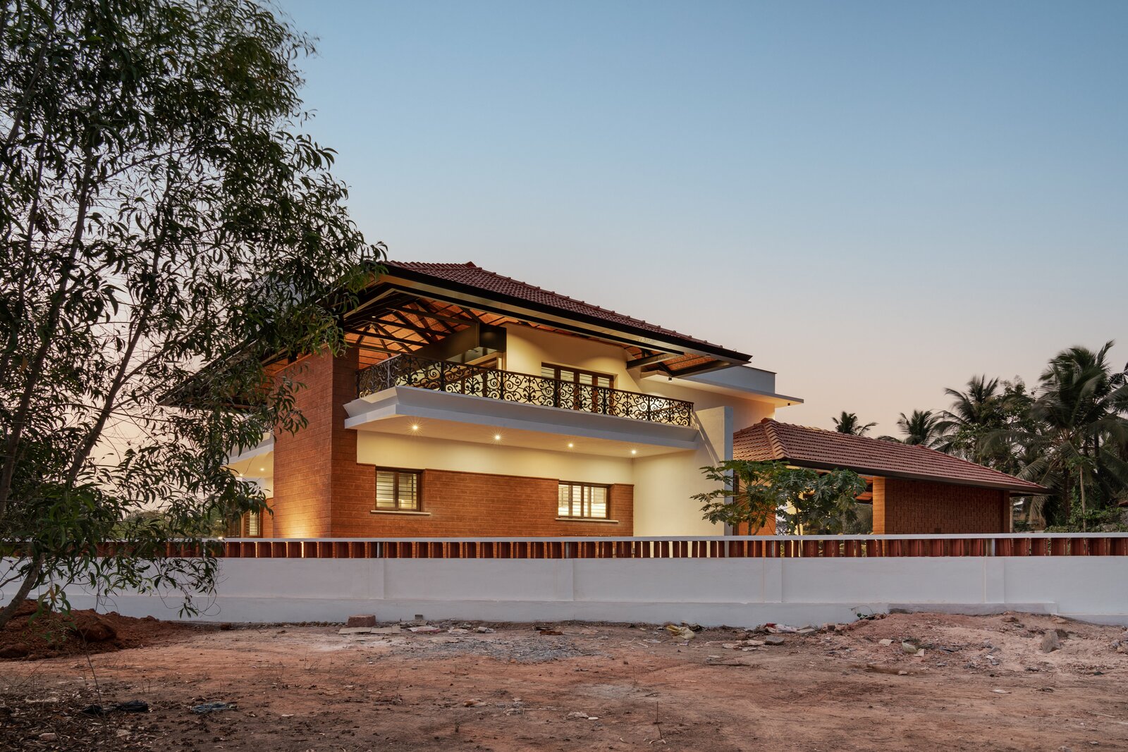 Photo 3 of 22 in The Beeri Residence by RGP ARCHITECTS - Dwell