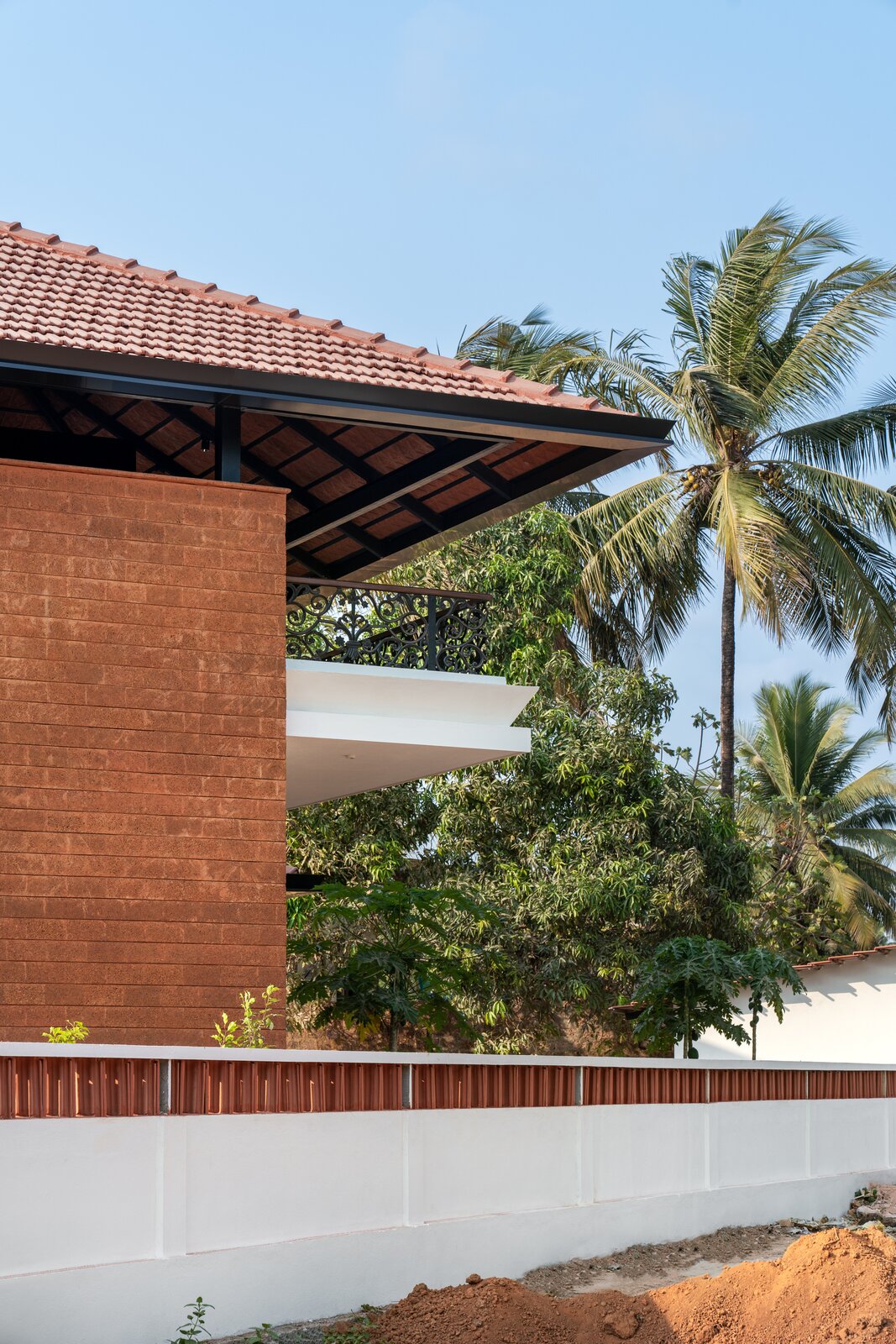 Photo 17 of 22 in The Beeri Residence by RGP ARCHITECTS - Dwell