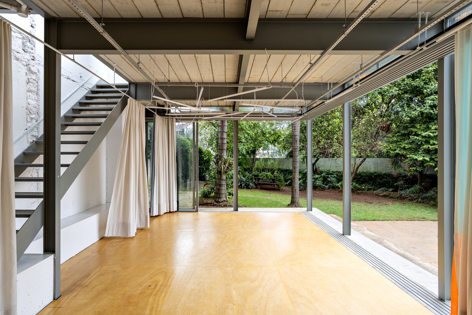 Photo 1 of 58 in Casa Líquida (Liquid House) by Luiz Pataro - Dwell