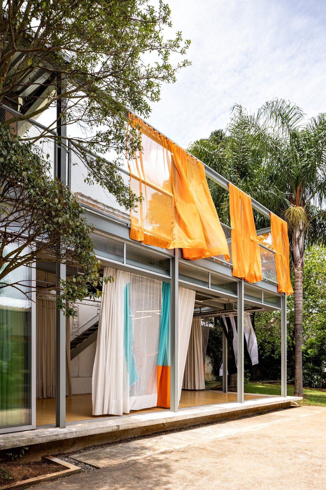 Photo 9 of 58 in Casa Líquida (Liquid House) by Luiz Pataro - Dwell