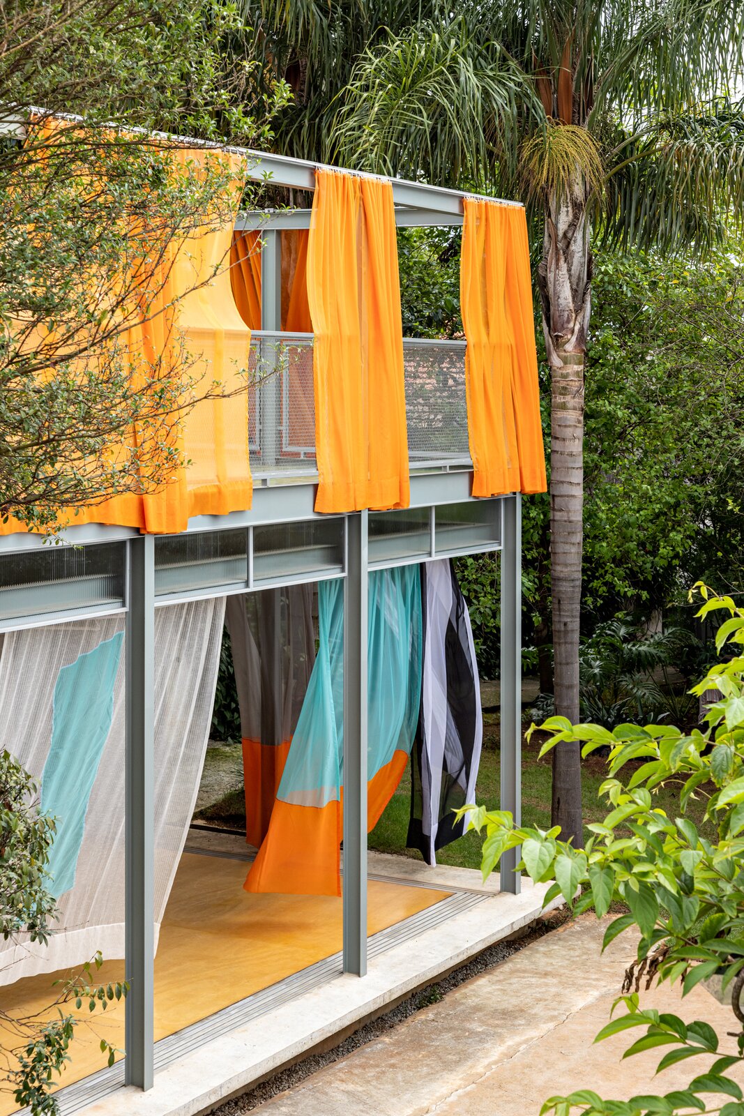 Photo 11 of 58 in Casa Líquida (Liquid House) by Luiz Pataro - Dwell