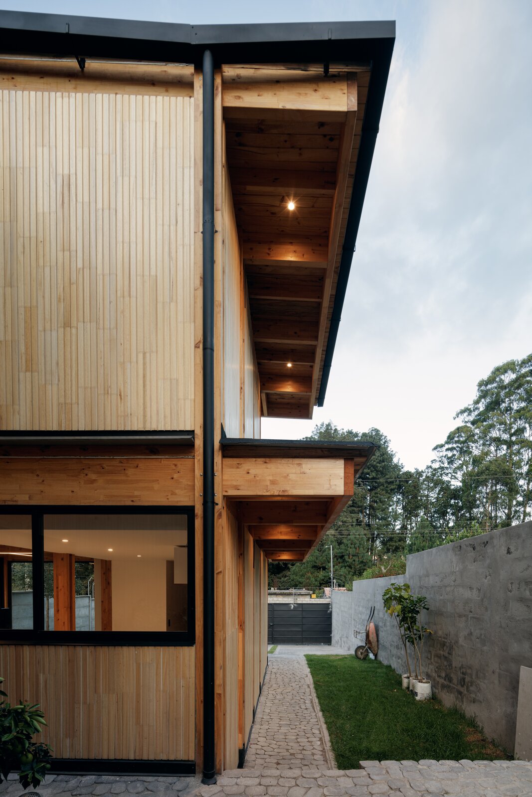 Photo 11 of 22 in HOUSE 2C by Baquio Arquitectura - Dwell