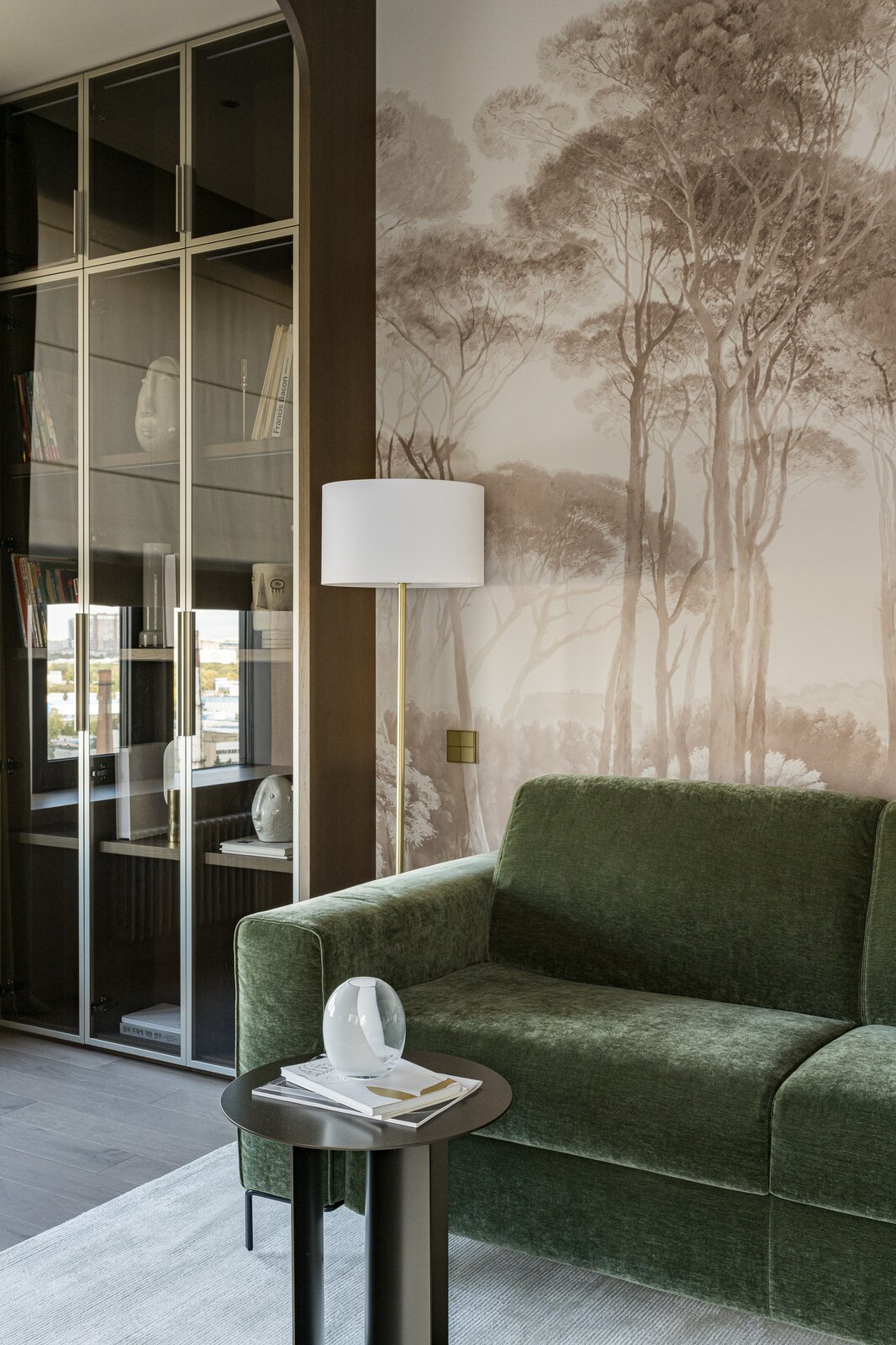 Photo 16 of 16 in Modern apartment with art deco details in Moscow by ...